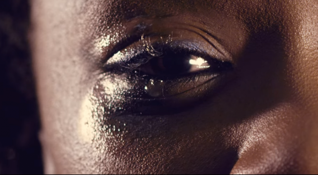 Premiere: Lulu James Powers Through the Pain of Love on "Falling" Video ...