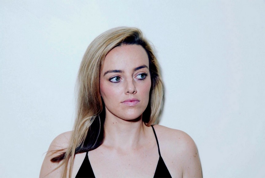 Premiere: Emma White Brings an Intimate, Fresh Voice to Country-Pop ...