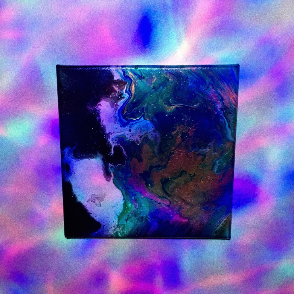 Premiere: Quelle Rox's Kaleidoscopic Debut "Blue Rhythm" - Atwood Magazine