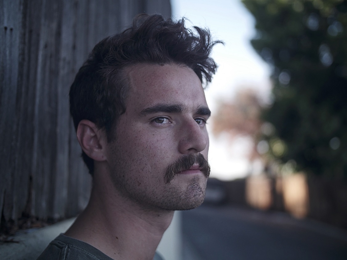 Premiere: Ocie Elliott's Beautifully Raw, Fresh Folk Shines in "Tracks ...