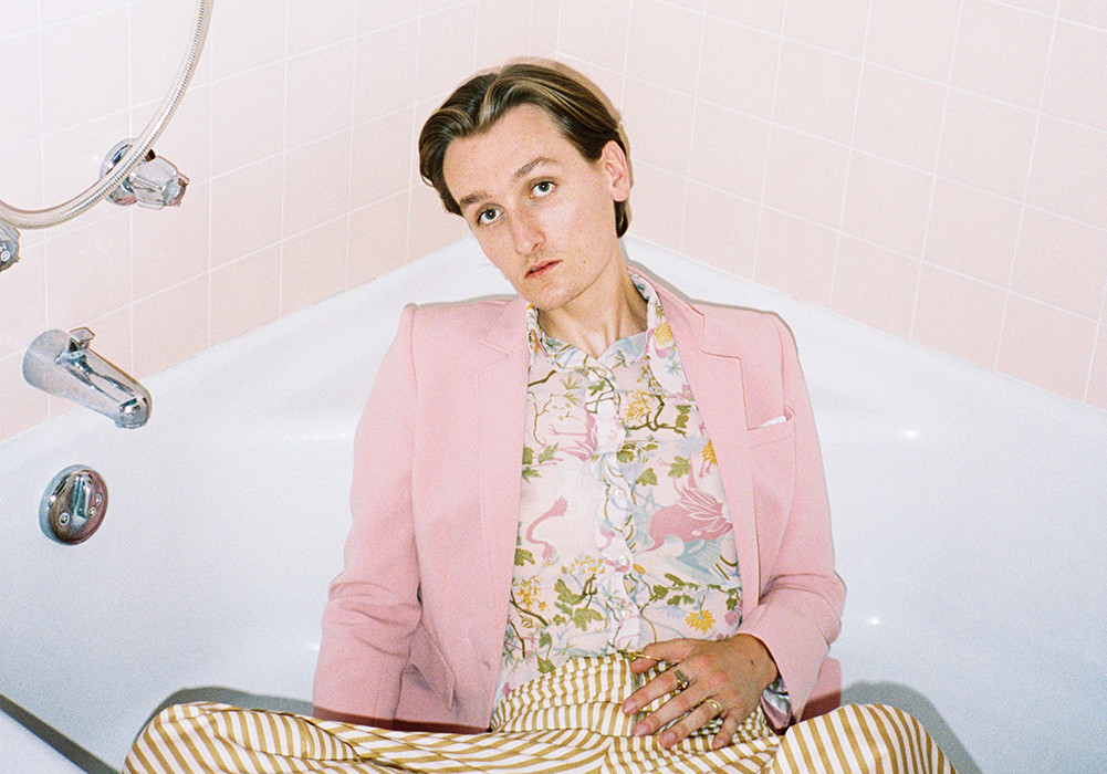 Premiere: Mark Diamond Flirts with Temptation and Finds The One in ...