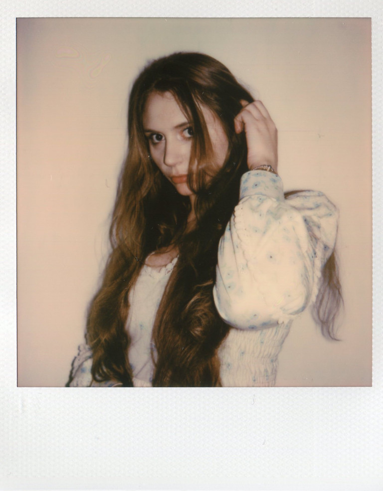 Premiere: Lost in a Daydream with Honey Gentry's Latest Single ...