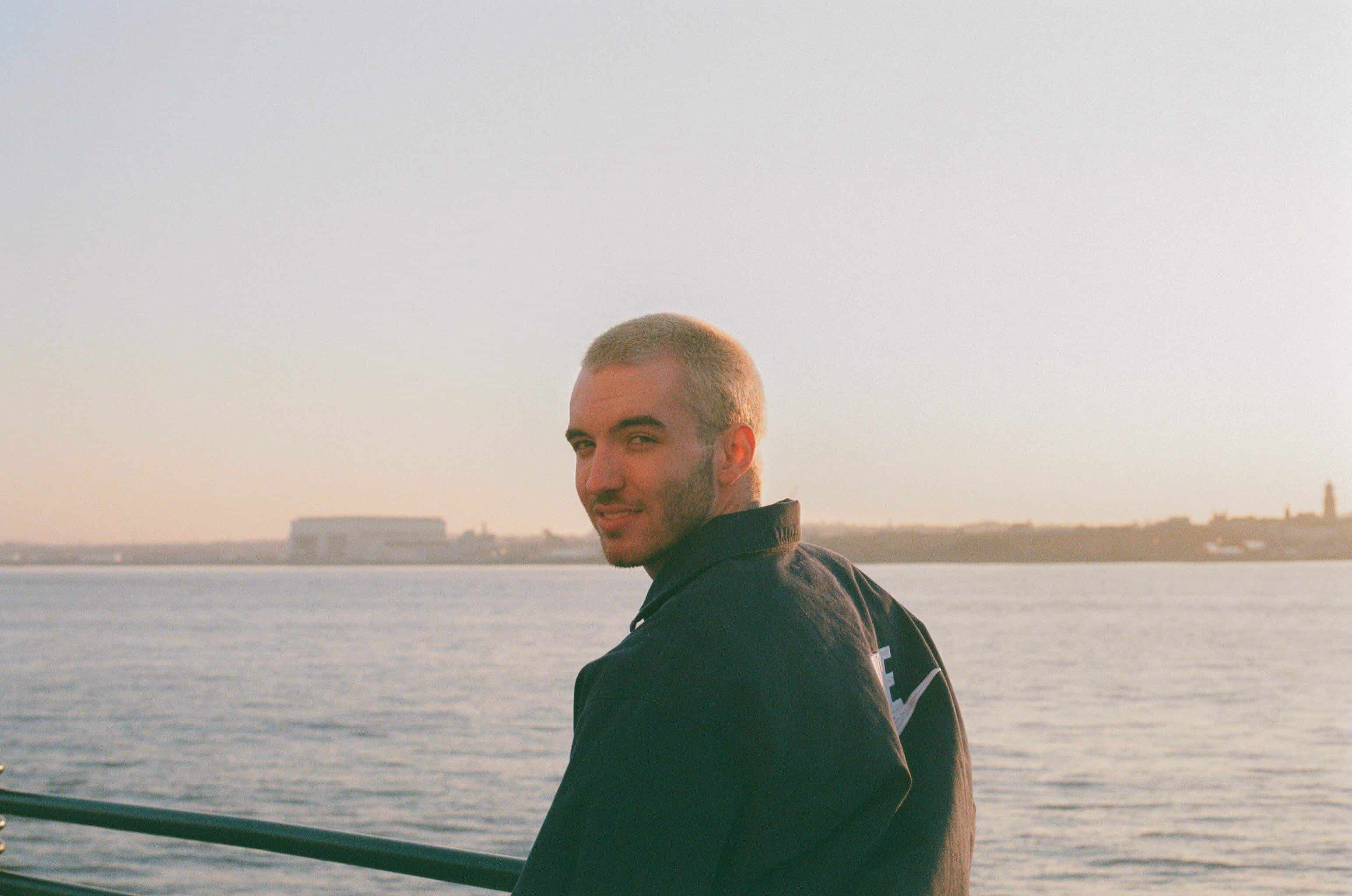 Interview with Pizzagirl: Just Sitting in His Room - Atwood Magazine