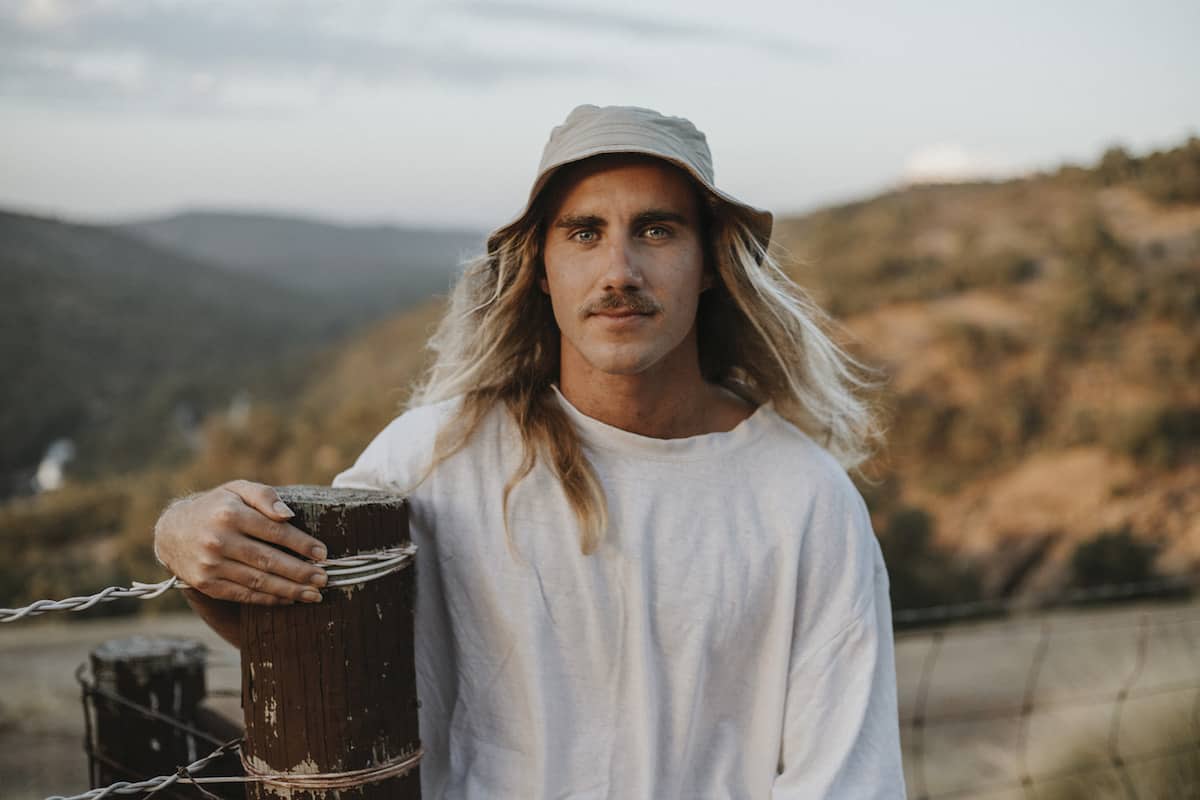 Track-by-Track: Bear's Den & Paul Frith Dive into the Depths of ...