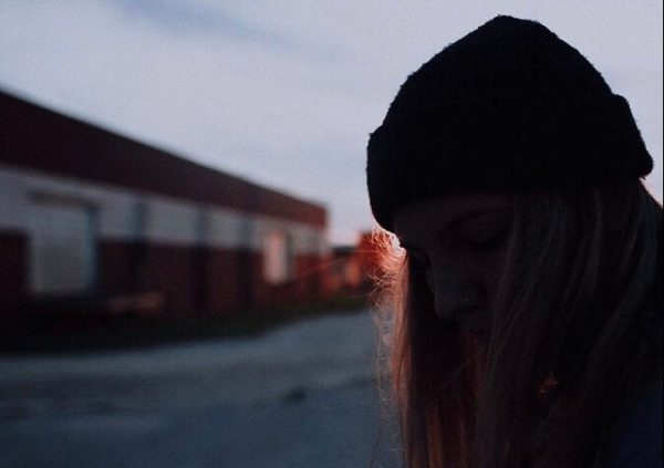 Review: Jenny Dee Dazzles with Debut Album 'Dancing from a Distance ...