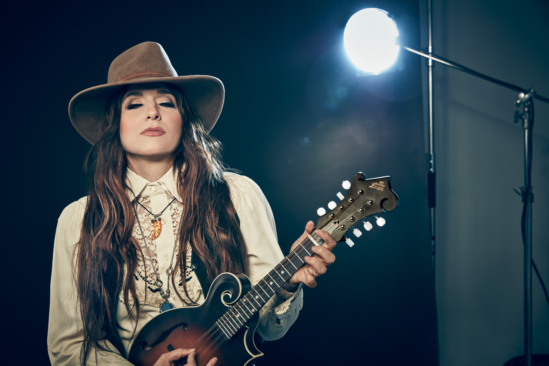 Premiere: Ocie Elliott's Beautifully Raw, Fresh Folk Shines in "Tracks ...