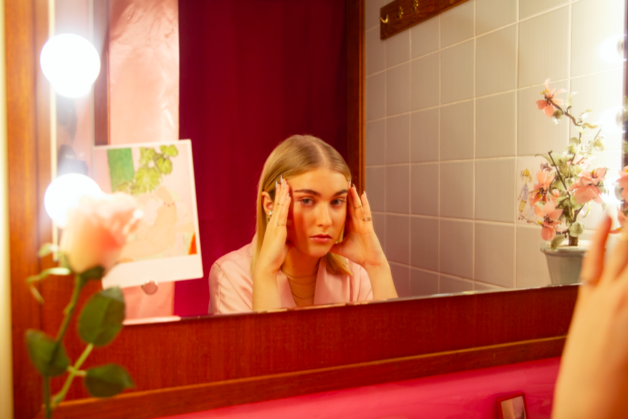 "Outer Calm and Inner Angst": Amy Jay Premieres Her Ethereal ...