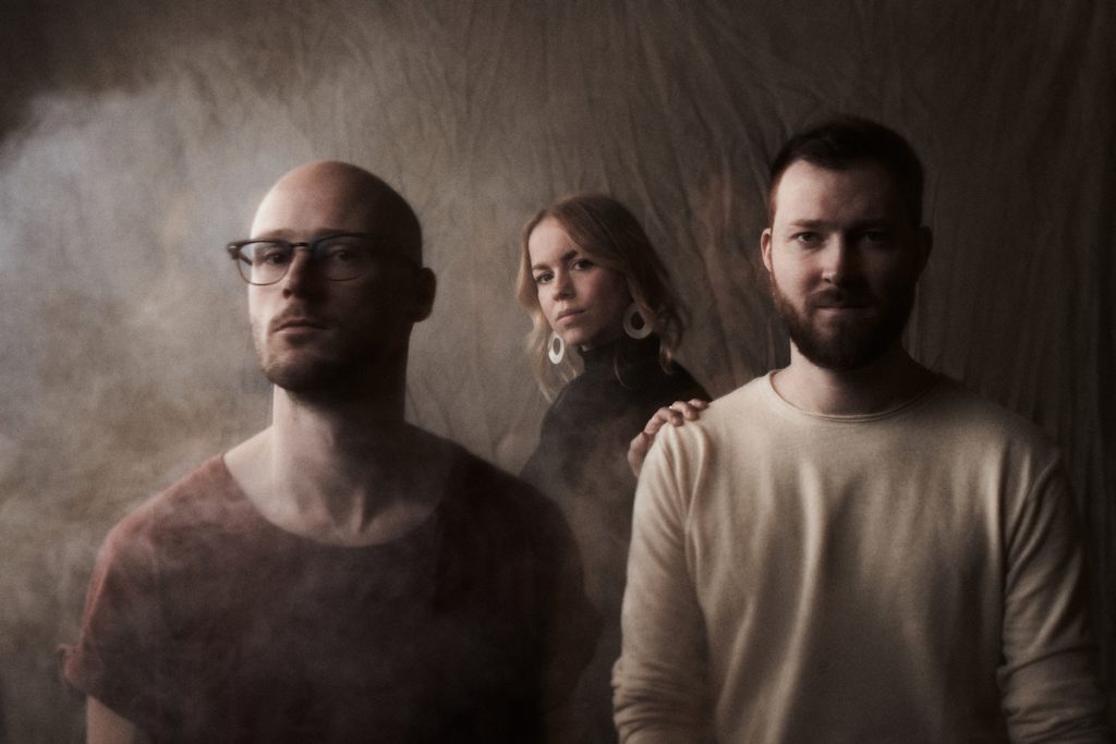 Premiere: Speaker Face's "Phosphorescence" Is an Ambient & Organic ...