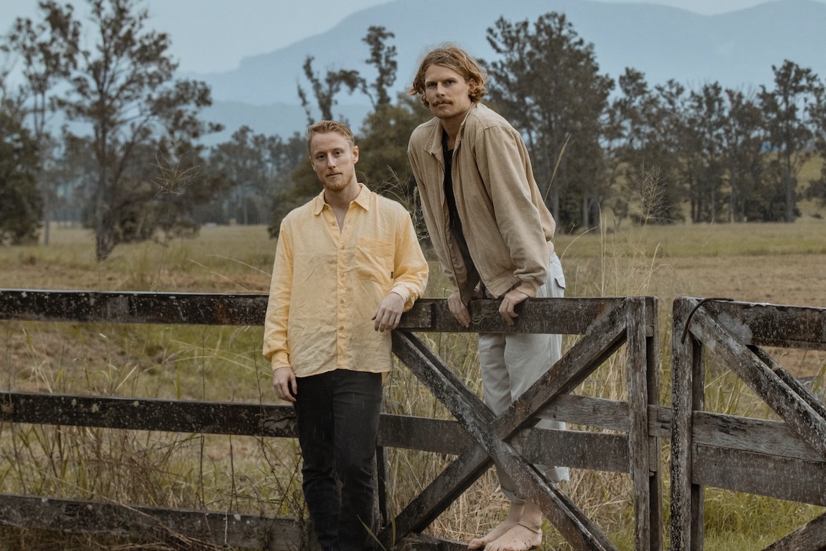 Premiere: Hollow Coves Open Up in Dazzling Form on "Hello" (Acoustic ...