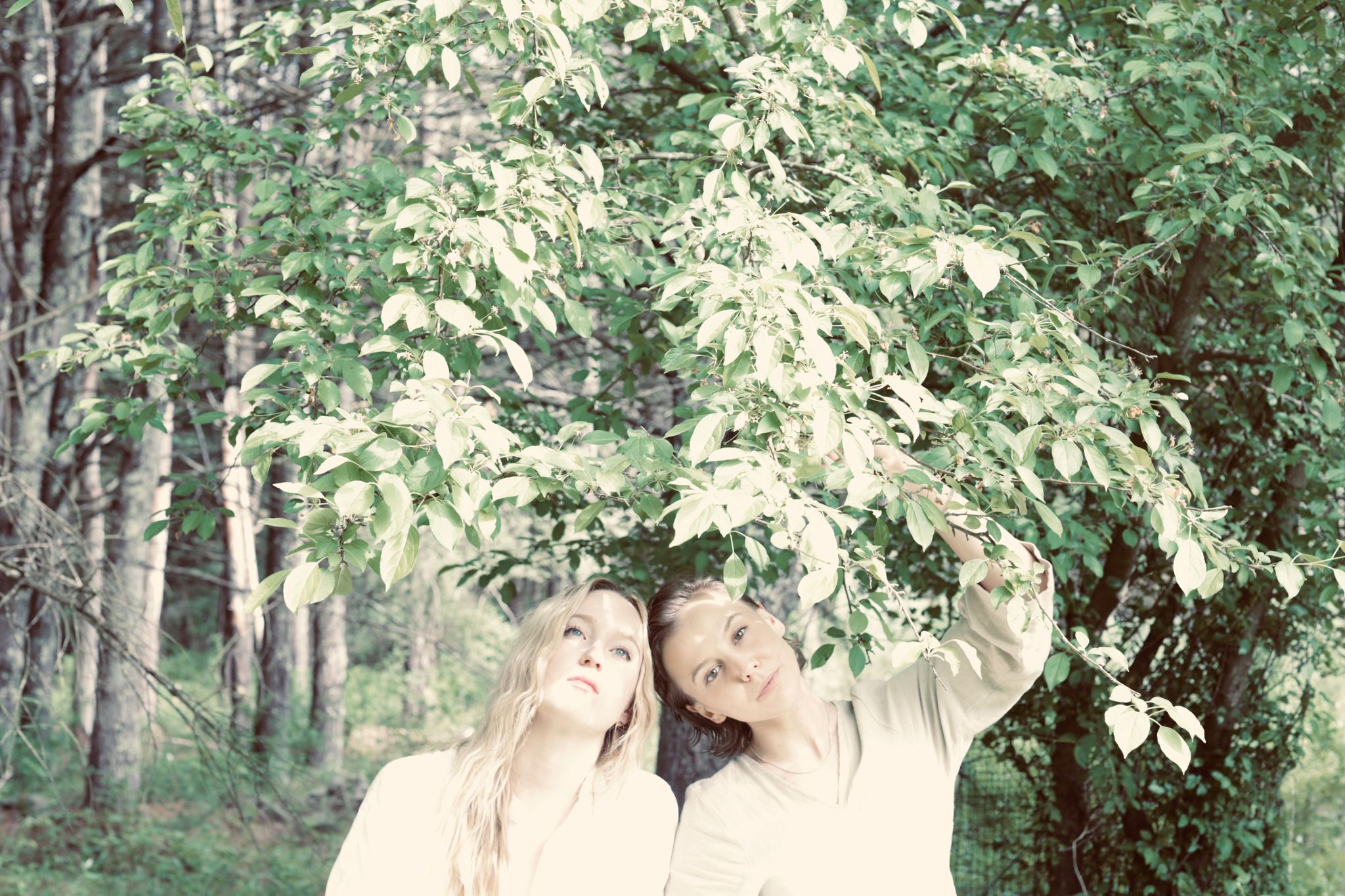 EP Premiere: Gracie and Rachel's Hushed & Hauntingly Intimate 'a ...