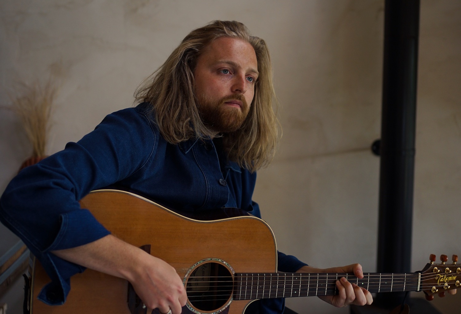 "Cruisy, Mellow, & Warm": Alex Lleo Shines in Groovy & Golden 'Morning ...