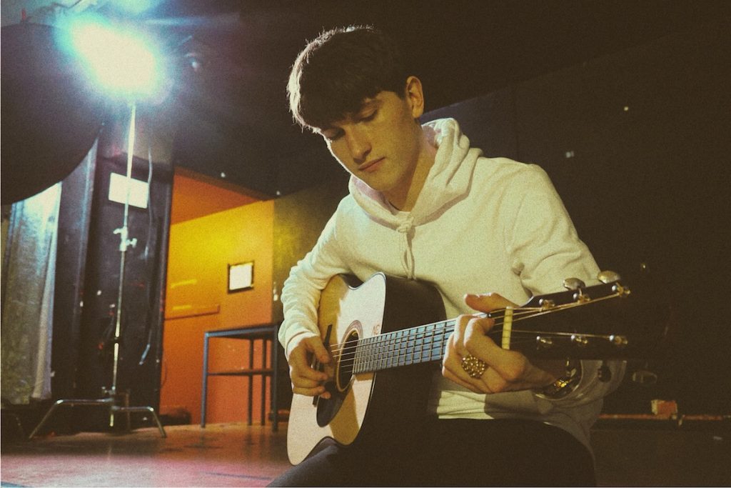 Interview: Andrew Cushin Reveals Plans for Electric Guitar-Driven Debut ...