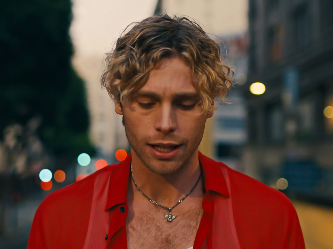 Interview: 5SOS's Luke Hemmings Shines on Intimate & Breathtaking Solo ...