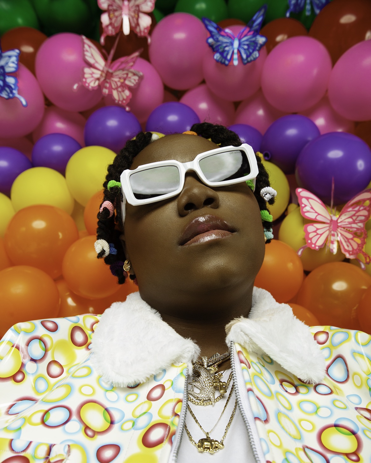 Interview: TENI THE ENTERTAINER Shines on Radiant Debut Album ...