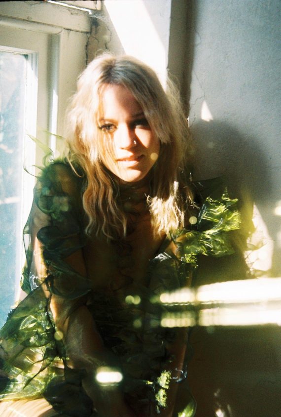 Today's Song: Annie Hamilton's Intimate & Empathic Indie Rock Anthem ...