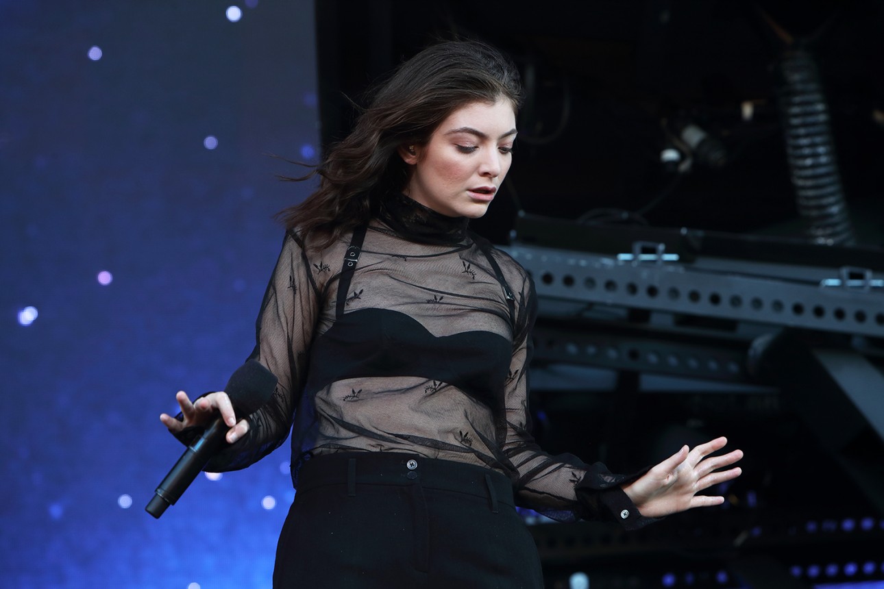 The Beauty of Lorde’s World in a Late Summer: A Review of 'Solar Power ...