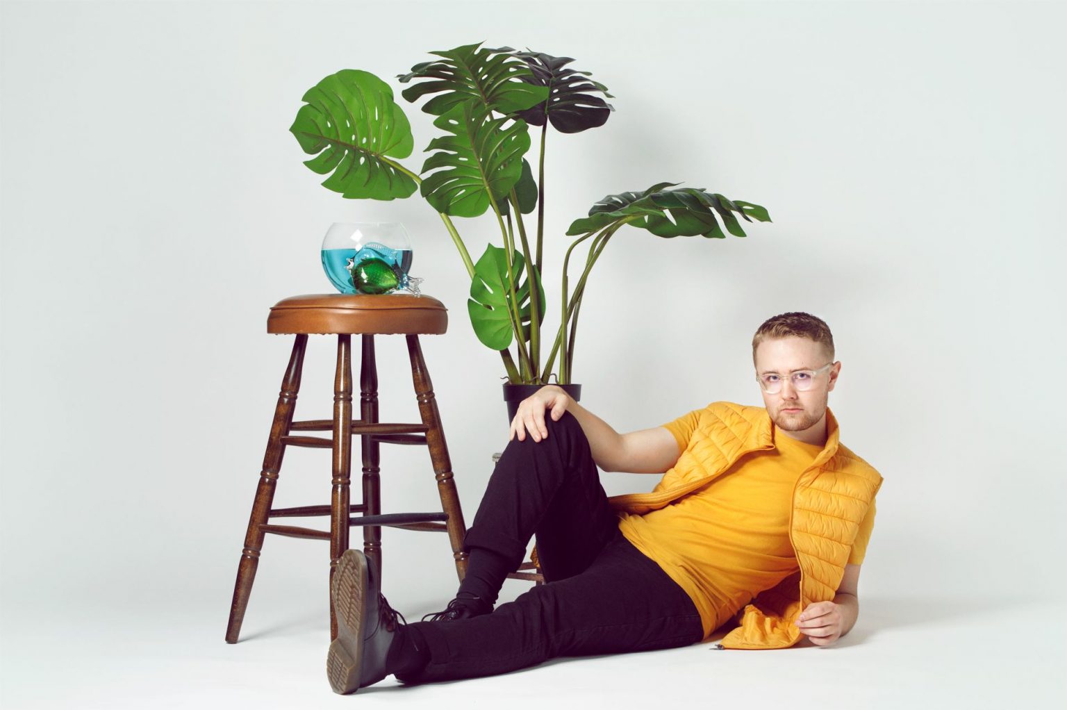 Zach Bryan Bares It All in Emotional Single, “Pink Skies” - Atwood Magazine