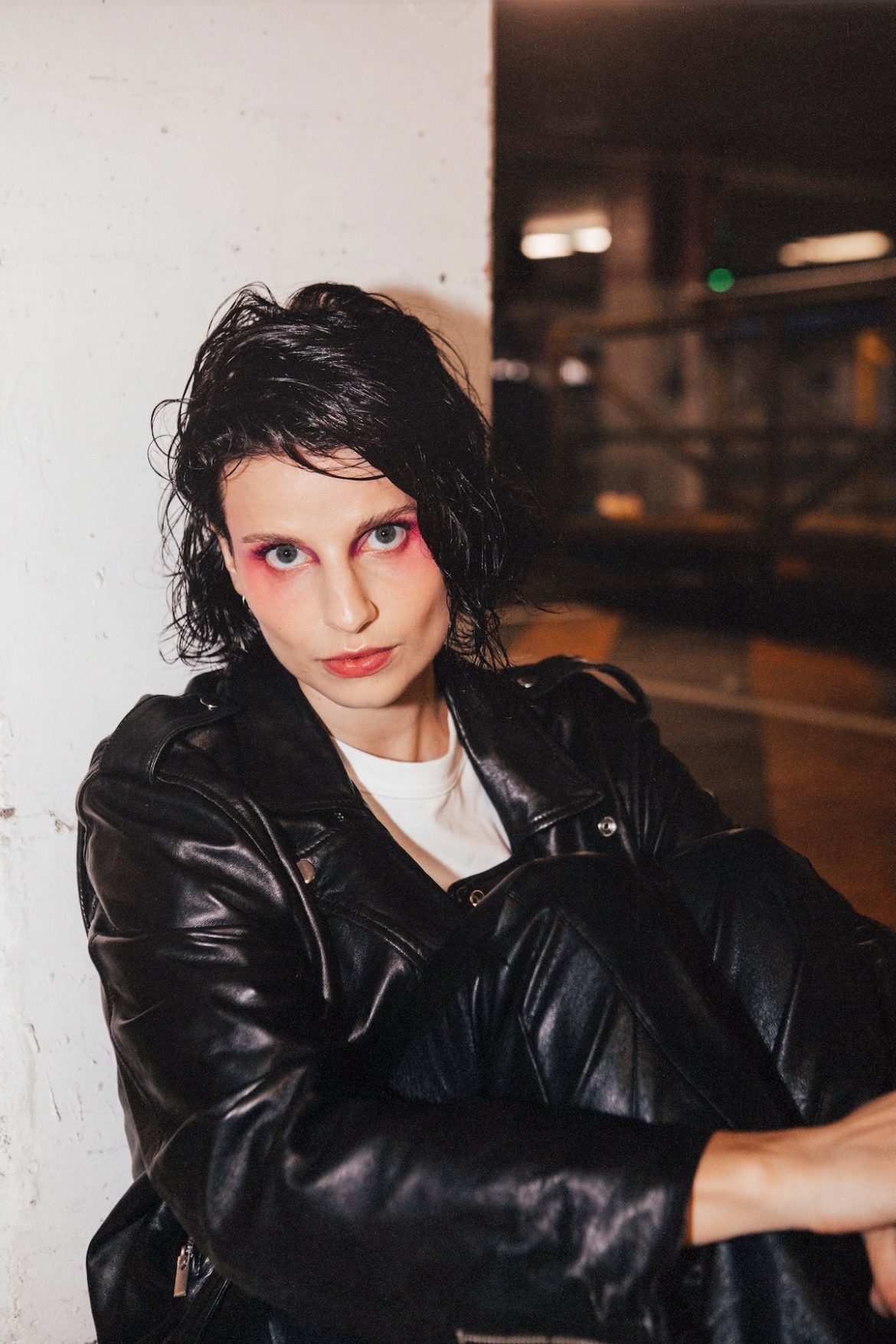 "You know I love in absolutes": Imogen Clark Premieres "Nonchalant," a ...