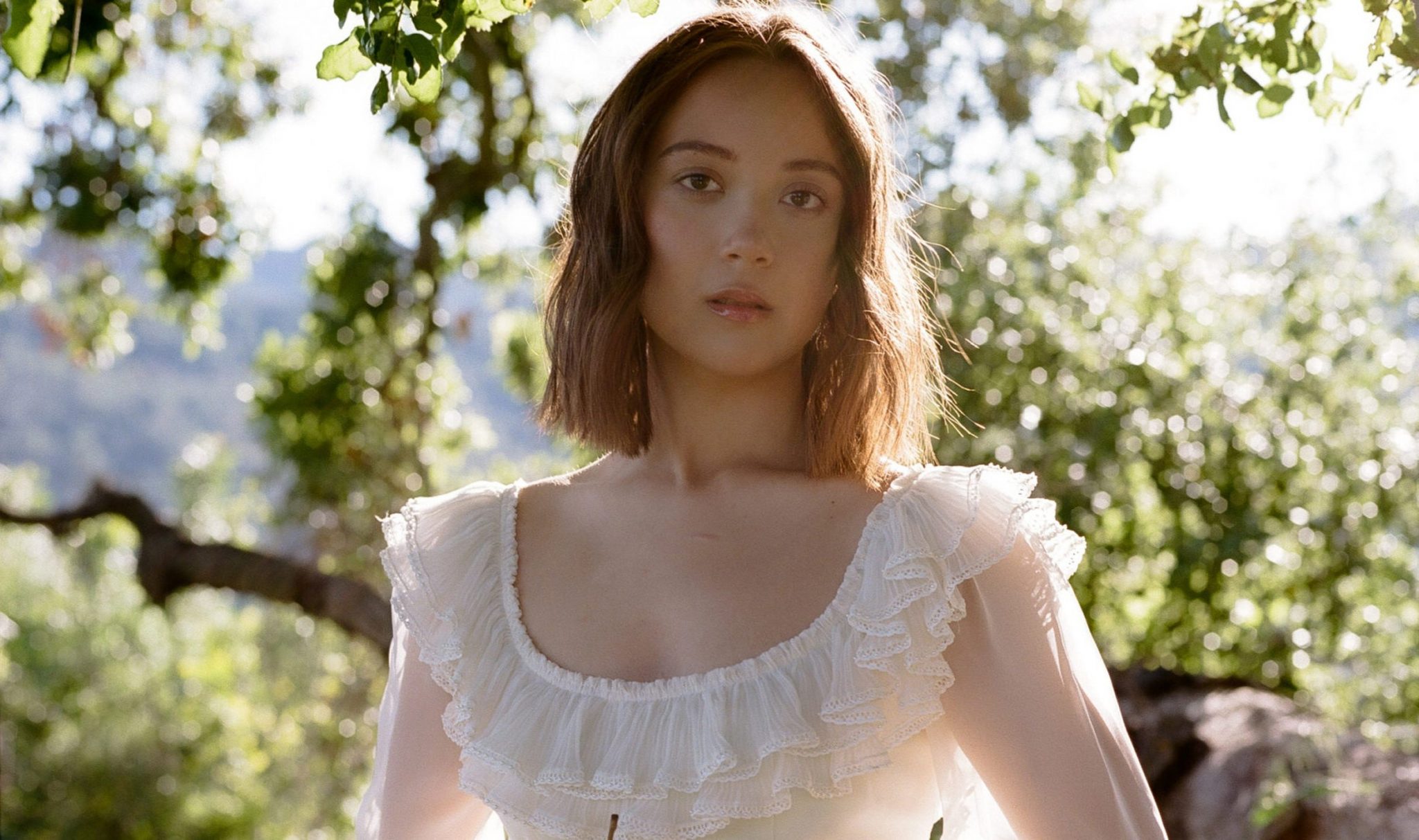 Review: Tender, Intimate, & Warm, Laufey Wears Her Heart on Her Sleeve in 'Everything I Know ...