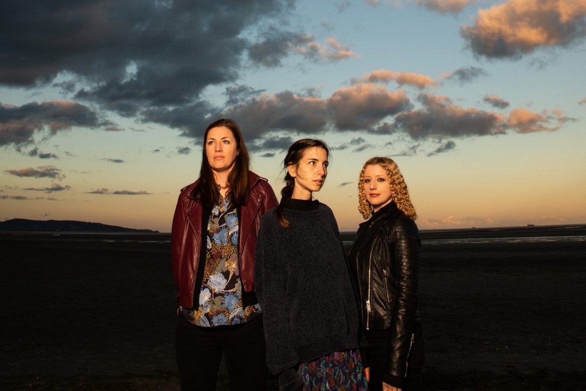 Montauk Hotel Urge You to Jump in With Shimmering ‘80s Ode “Dive (Come ...