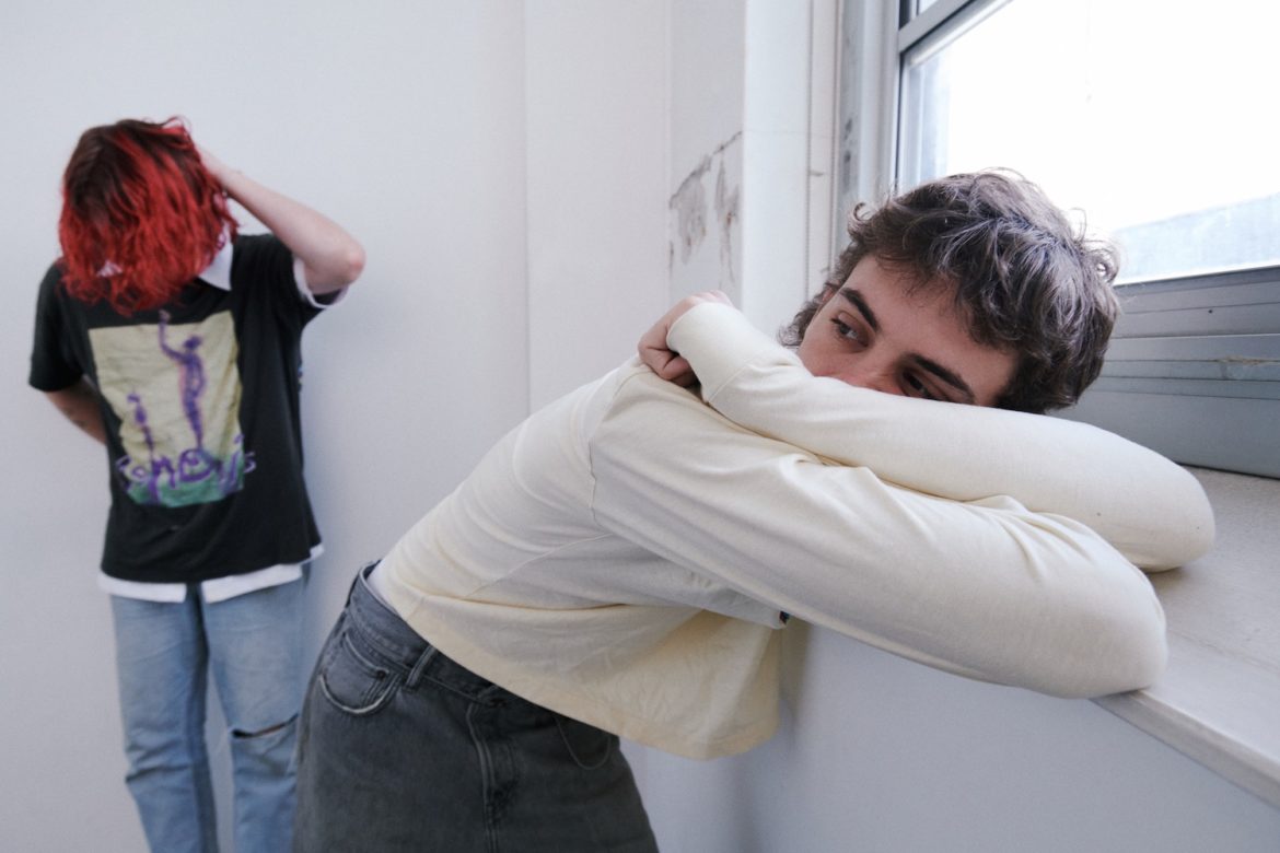 "Sofa Kings" Is Royel Otis' Gorgeous, Euphoric & Sunny Ode to Couch ...