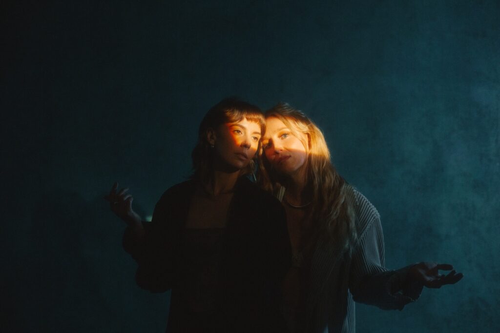 "Lose your heart in the process": Gracie and Rachel Find the "Middle ...