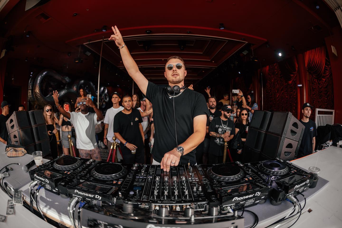 A Conversation with Noizu, A Spicy Hot EDM Producer from England ...