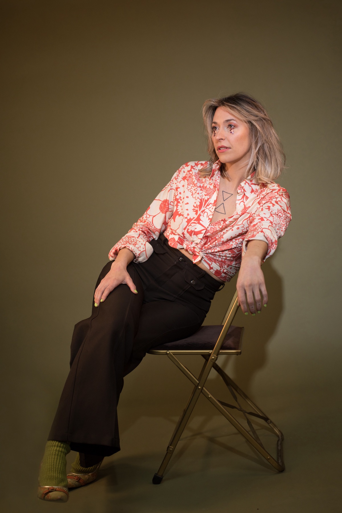 Lindsay Lou: An Artist Who Pours Her Heart into Her Music - Atwood Magazine