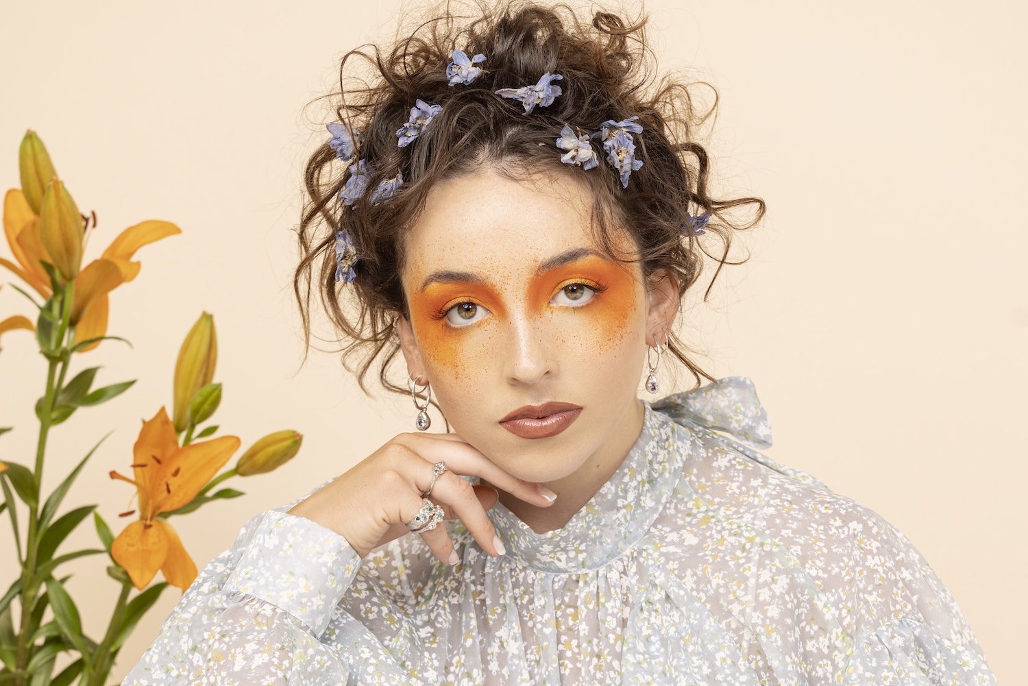 Feature: Sofia Machray Speaks the 'Language of Flowers' on Her Delicate & Dynamic Debut EP ...