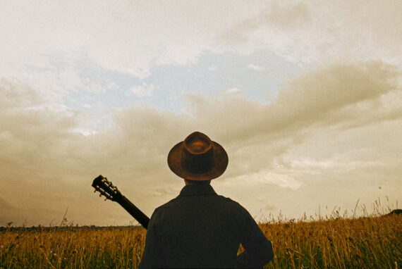 Interview: Gregory Alan Isakov and the Quiet Warmth of 'Appaloosa Bones ...