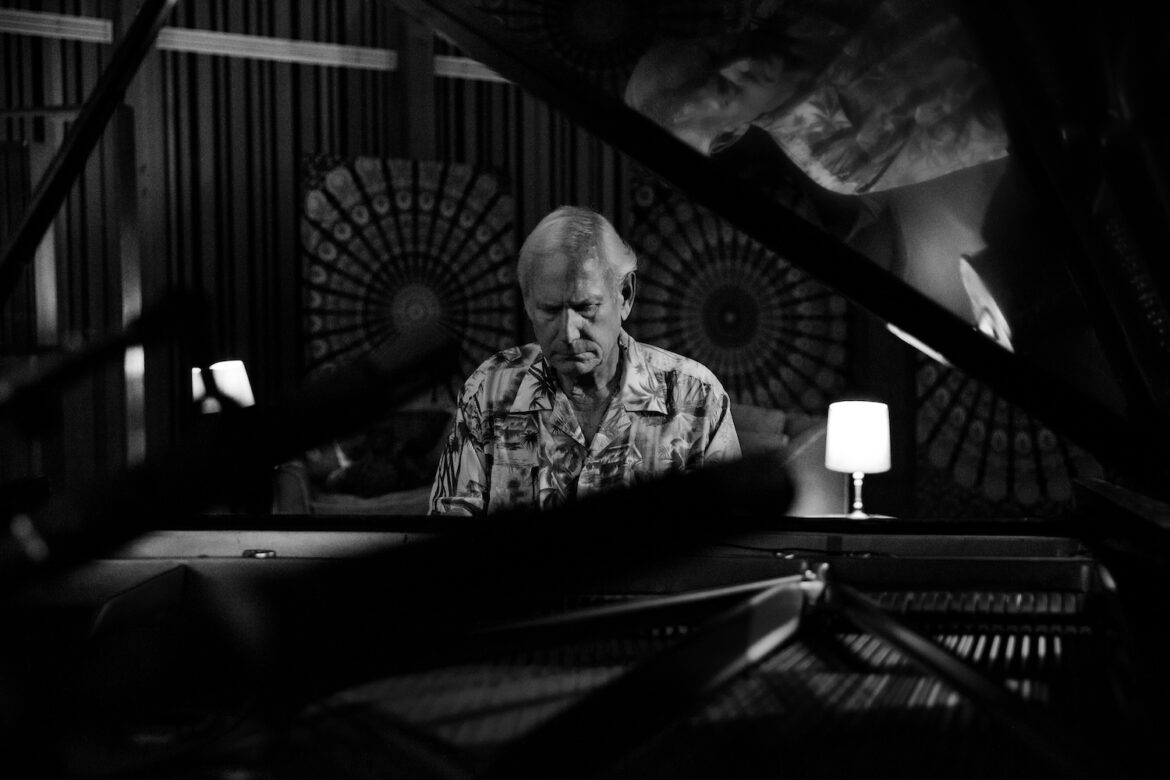 Interview: 'Lost at Sea' with Rob Grant, Lana Del Rey's Ambient Music-Making Father - Atwood ...