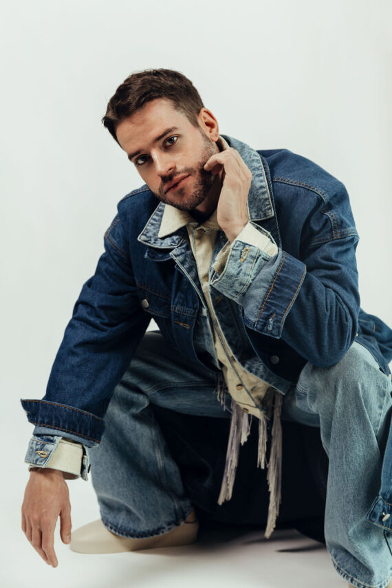 David Maine Returns to Indie Rock as David AM With Throwback Debut ...