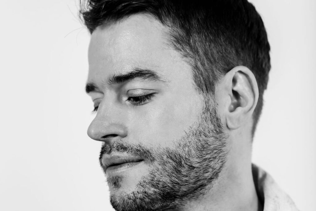 David Maine Returns to Indie Rock as David AM With Throwback Debut ...