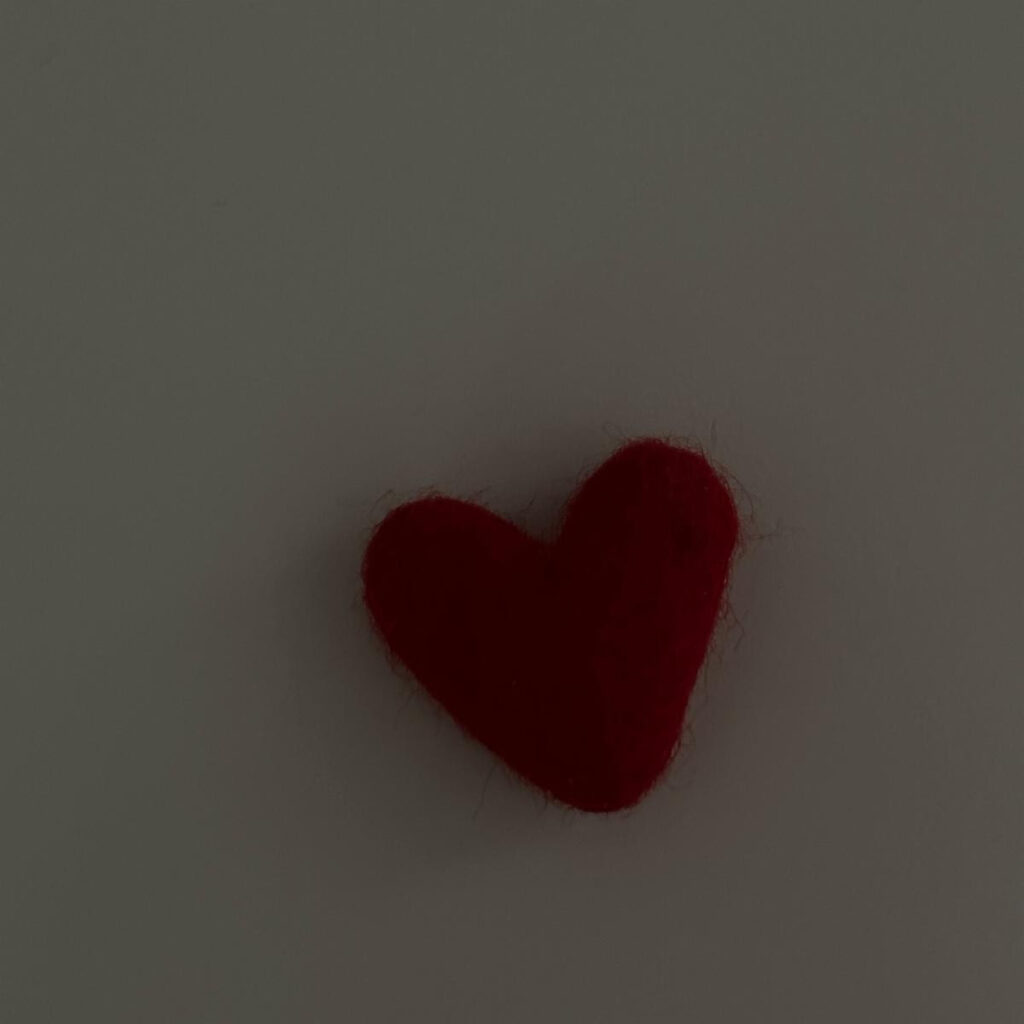 mehro's New Single Is an Intimate Rush of Raw "dopamine" - Atwood Magazine