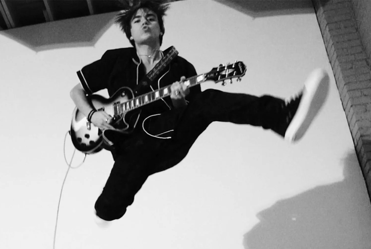 Kid Prexy Strikes a Chord of Teenage Bliss on Rapturous Pop-Punk Banger “I Think That You’re ...