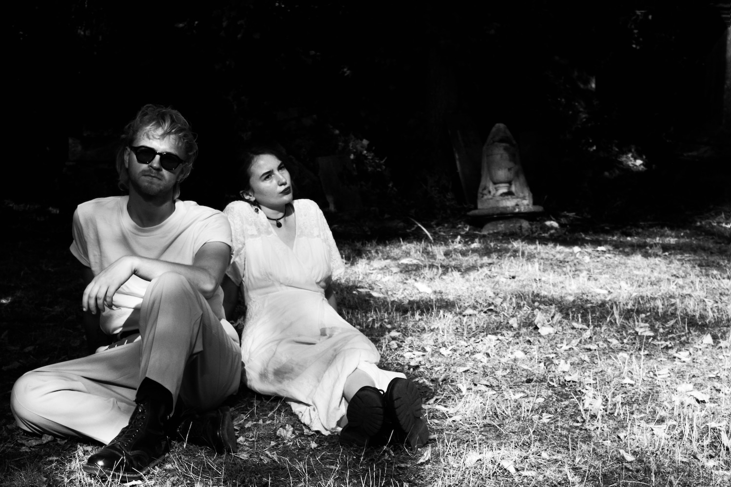 "deary, not dreary": London Duo deary Unleash Ethereal Dream Pop Wonder ...