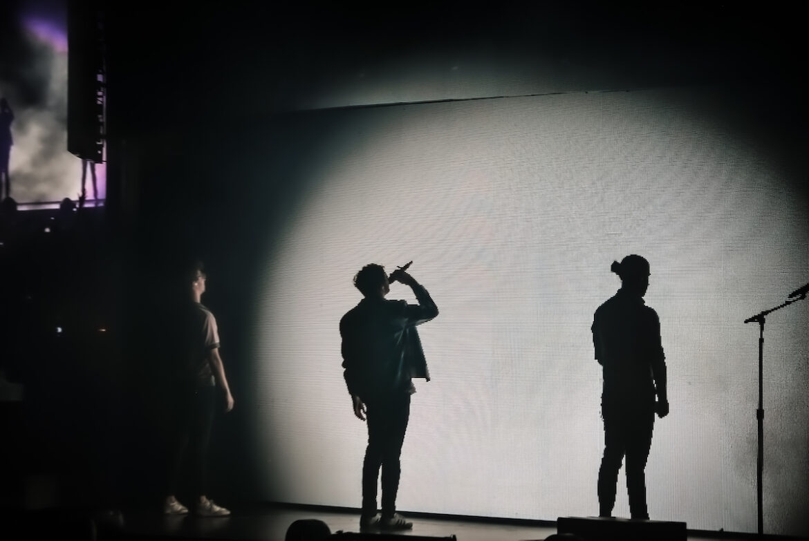 Live Review: AJR Strike Ears, Eyes, & Hearts on the “Maybe Man” Tour in ...