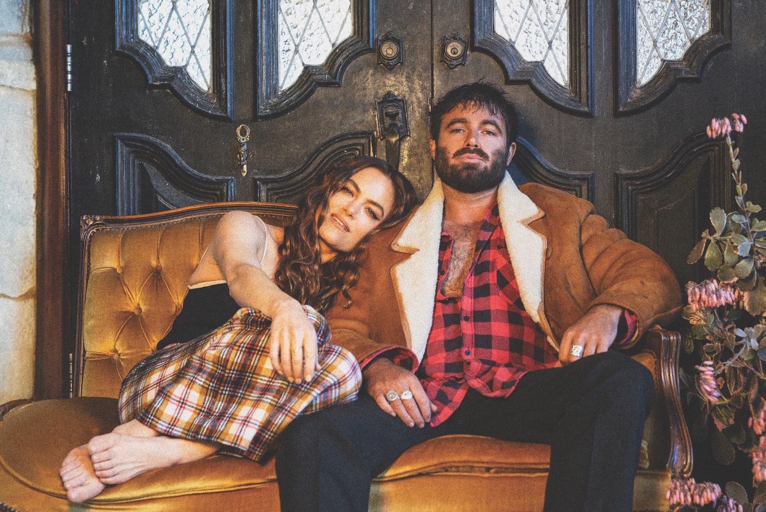 Interview: Angus & Julia Stone Reflect on Life, Its Honest Truths, & Their Roots in ‘Cape ...