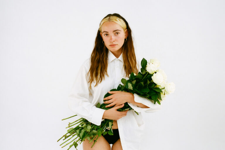 Feature: néomí’s Breathtaking Debut Album 'somebody's daughter' Shines ...