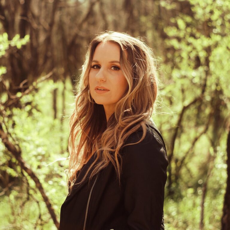Girl Boss Caitlyn Smith Goes It Alone With “Static” - Atwood Magazine