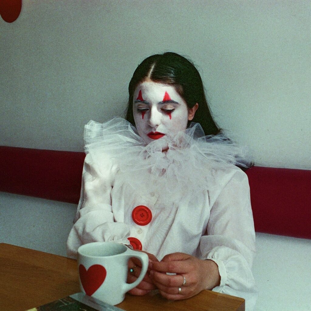 Sofia Wolfson Brings Debut LP ‘Imposing on a Hometown’ to Life in New ...