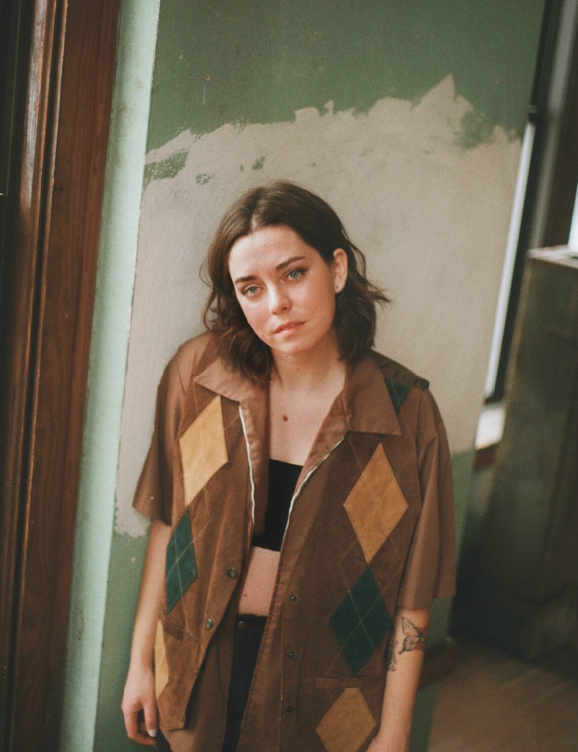 Abby Holliday Invites Us to 'CRACK A SMILE COME ON STAY A WHILE' With ...