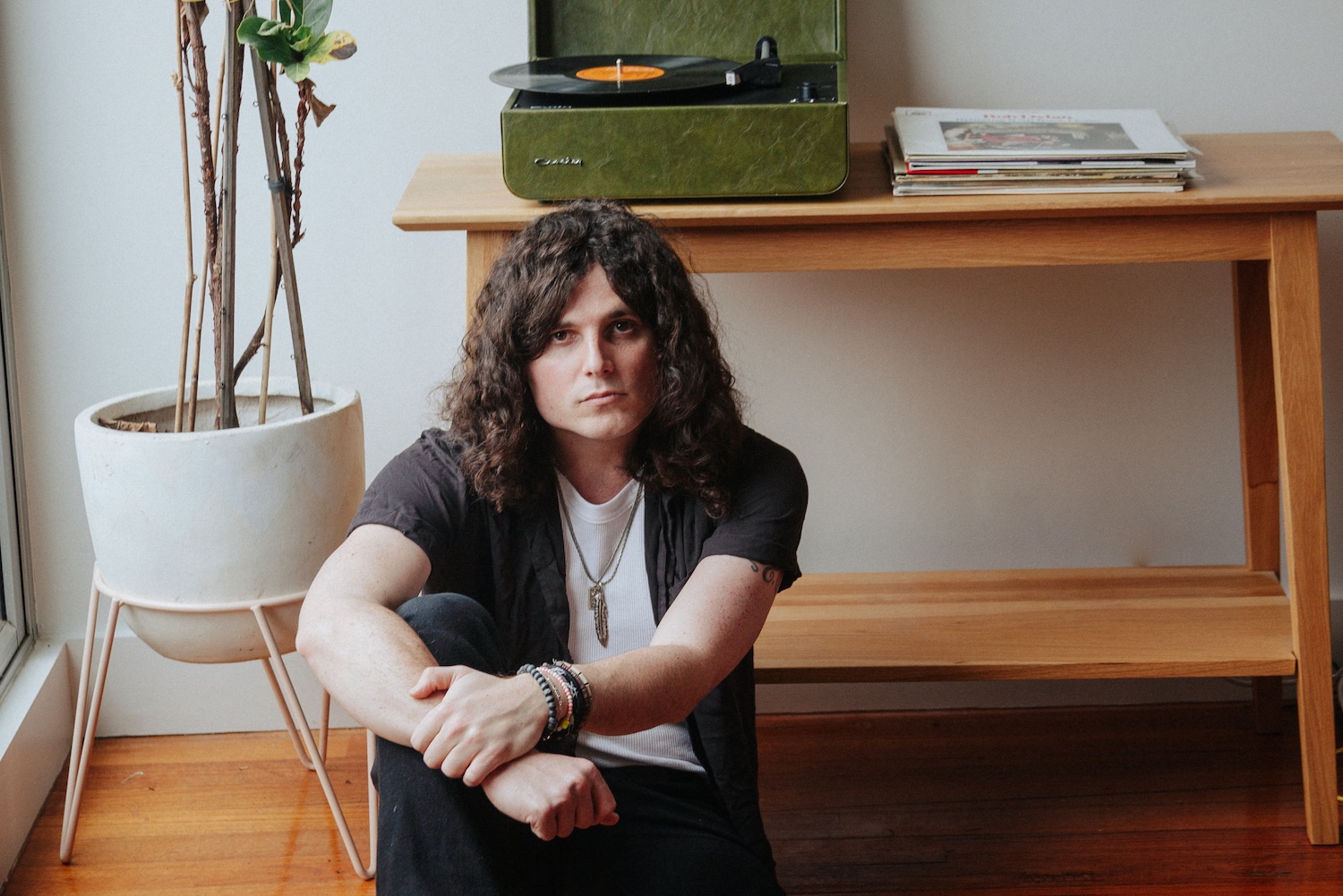 Premiere: Hamish Anderson's "You're Mine" Is a Smoldering Display of ...