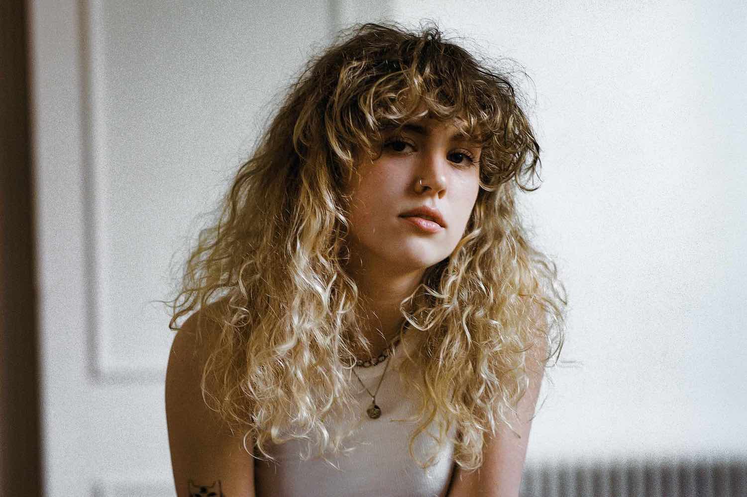 A Vulnerable Rock Confession on Fiona-Lee’s “Nothing Compares to Nineteen” - Atwood Magazine