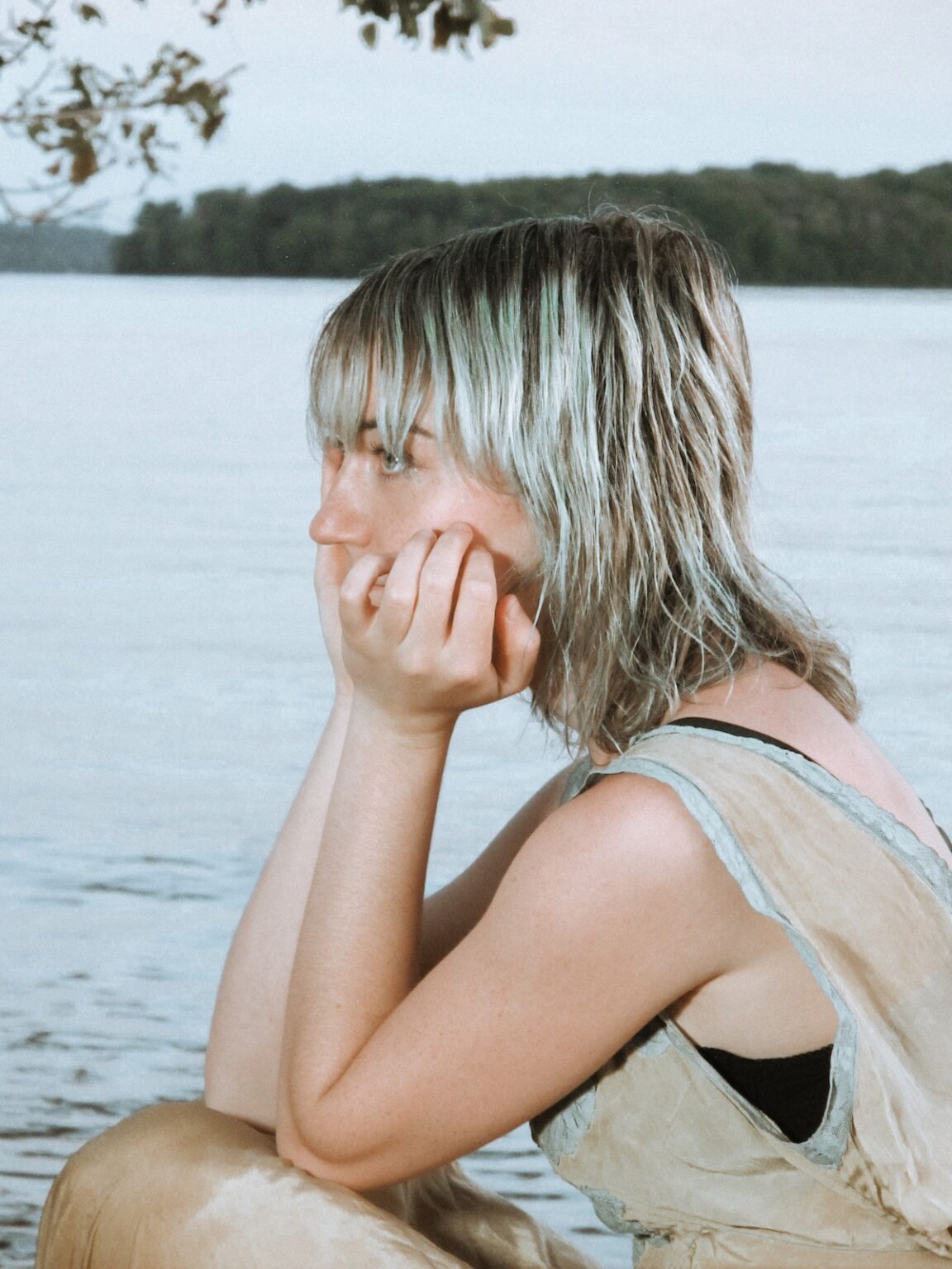 Interview: Annika Bennett Talks Artistic Freedom, John Mayer, & Debut ...