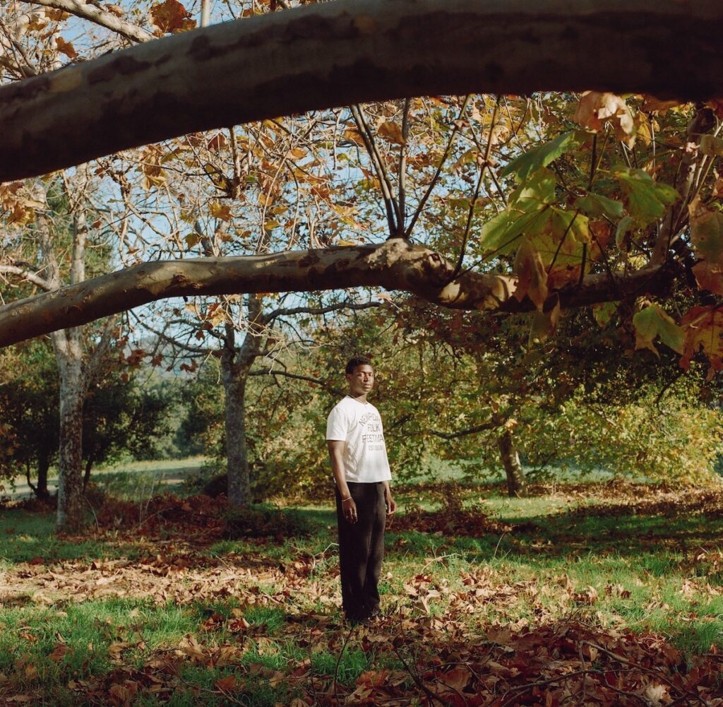 Interview With Mon Rovîa: “The mission of my music is to heal with ...