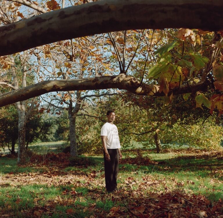 Interview With Mon Rovîa: “The mission of my music is to heal with ...