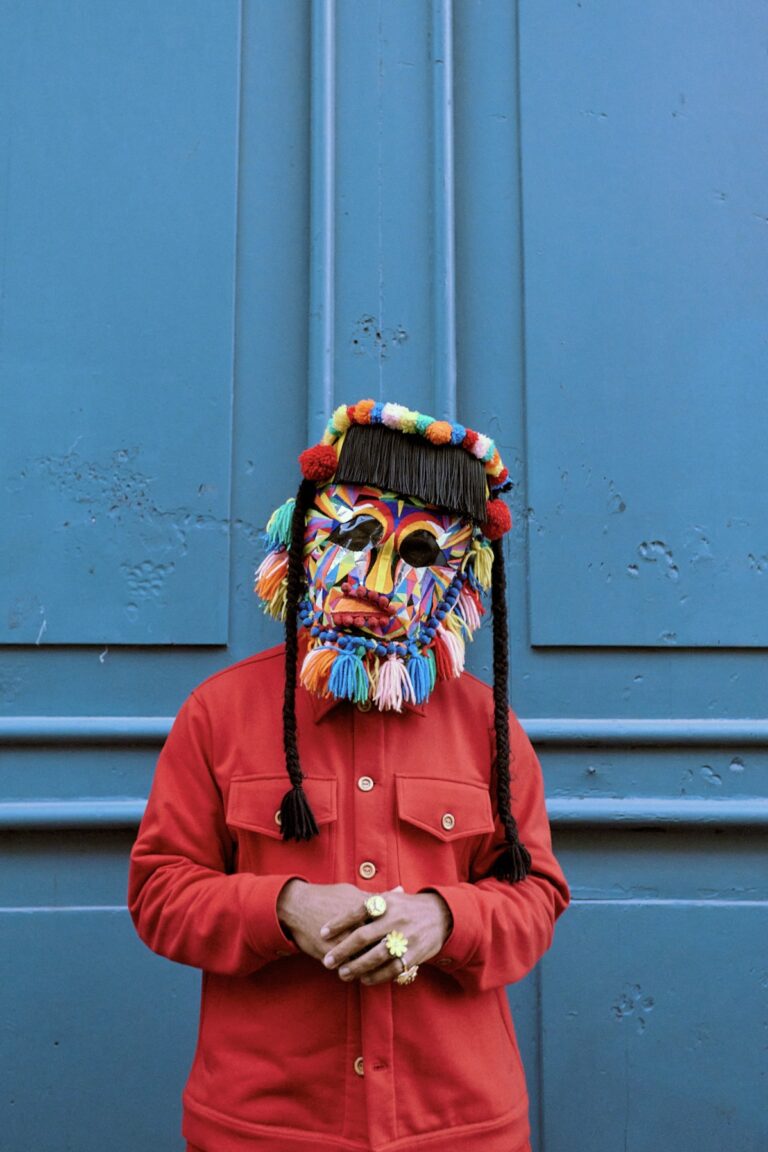 Interview: Meet Noise Cans, a Guy Rockin' the Turntables and Donnin ...