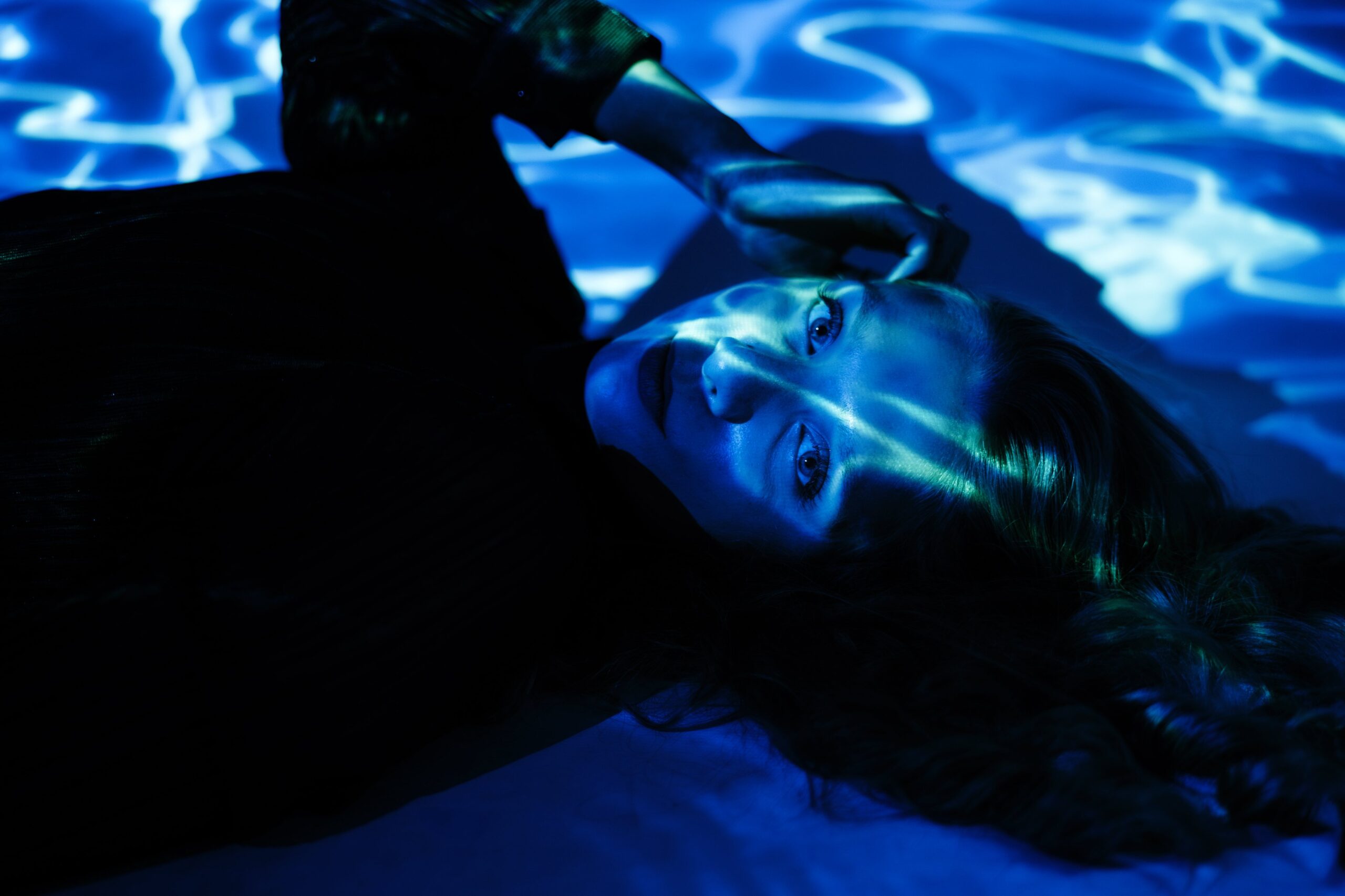 Elizma Unpacks Emotion & Explores Heartache on “What’s in My Head ...