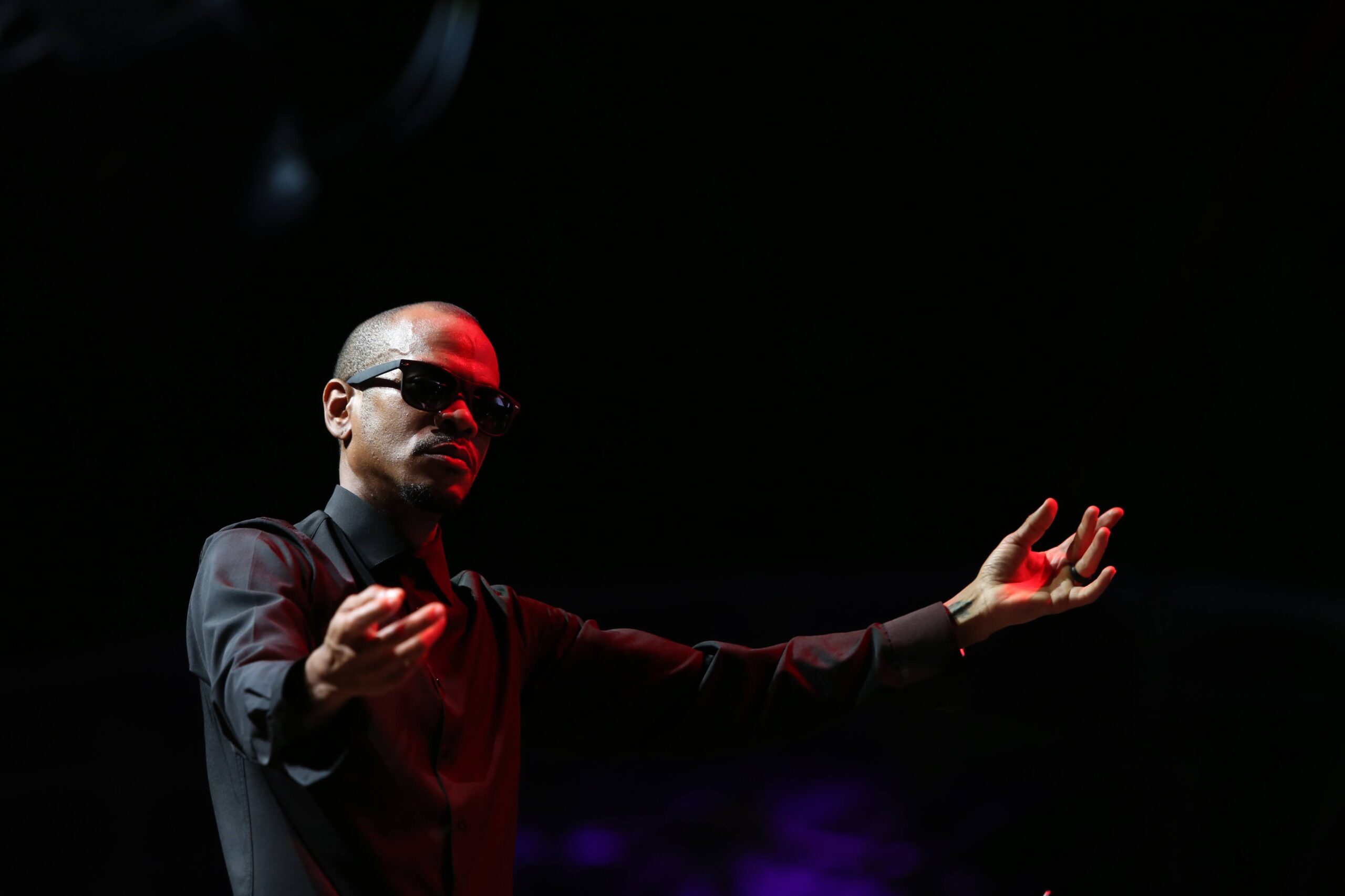 Interview: Meet Igmar Thomas, Proud Music Director of the Revive Big Band & Many Major Acts As ...